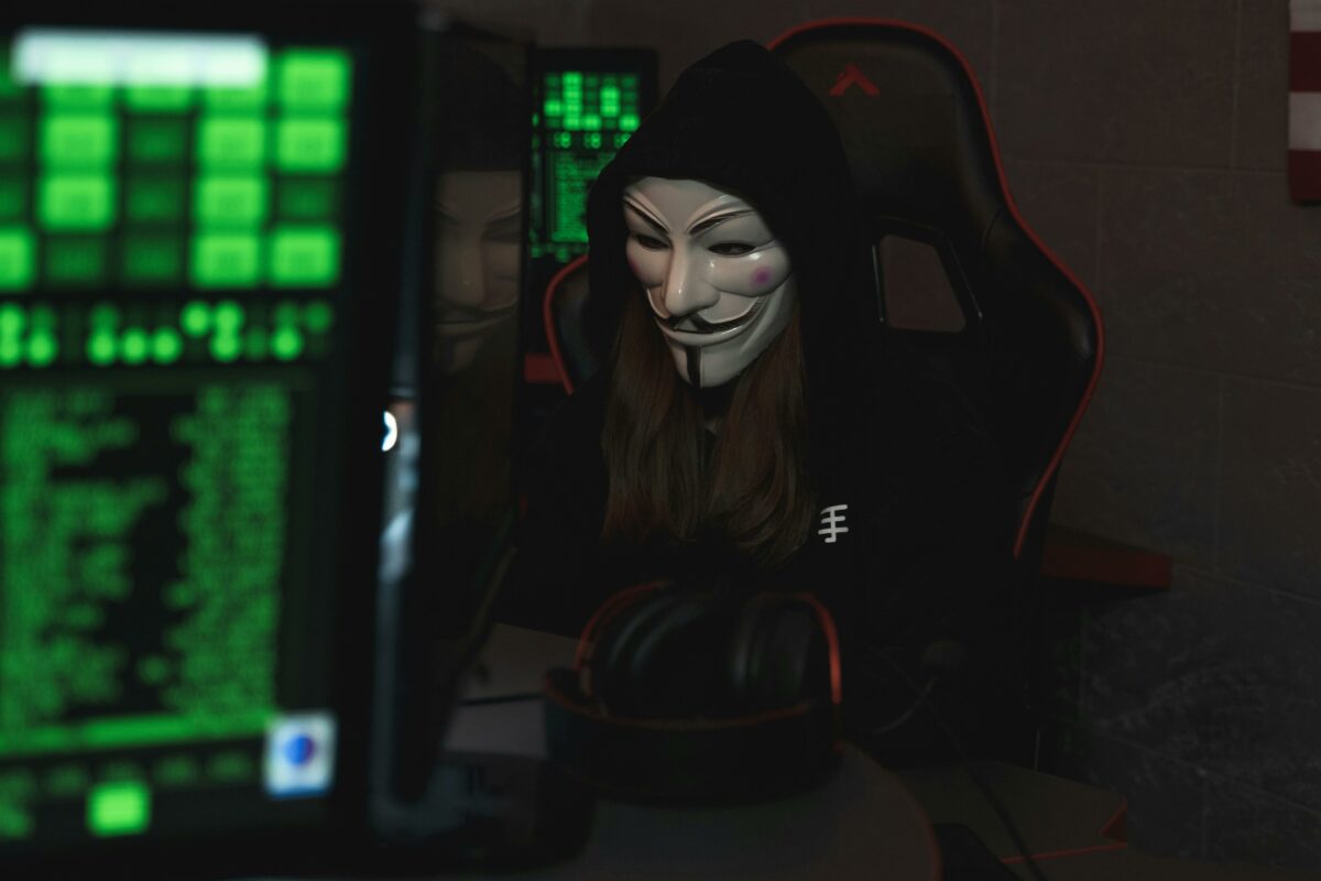 Hackerii naționaliști și scandalul care a indignat România și a adus ...
