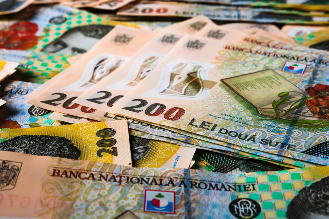 Top meserii și domenii cu salarii care depășesc 10.000 de lei în ...